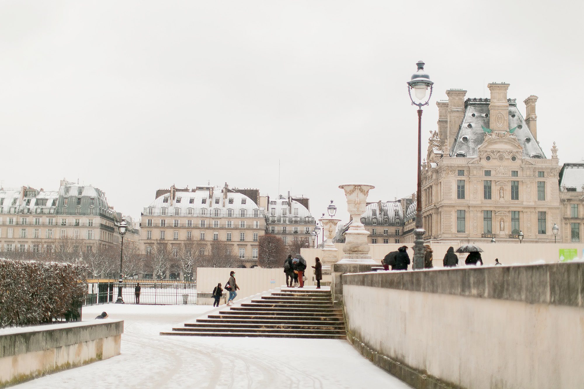 Snow in Paris! The Most Magical Time of the Year in the City of Love ...